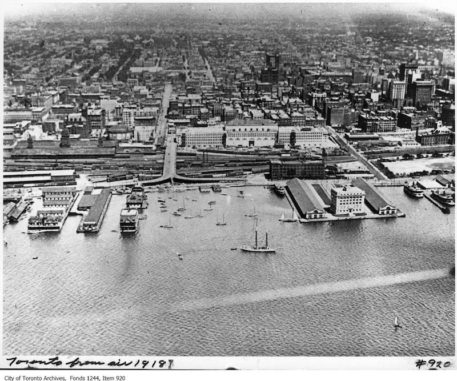 Old photographs of the Toronto waterfront from the archives