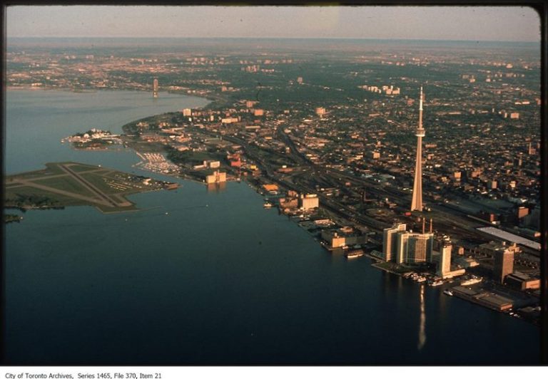 Old photographs of the Toronto waterfront from the archives