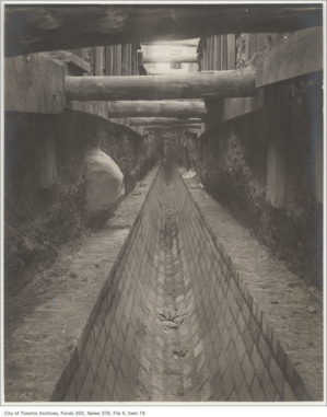 Old photographs from 100 years of the Toronto Sewer System