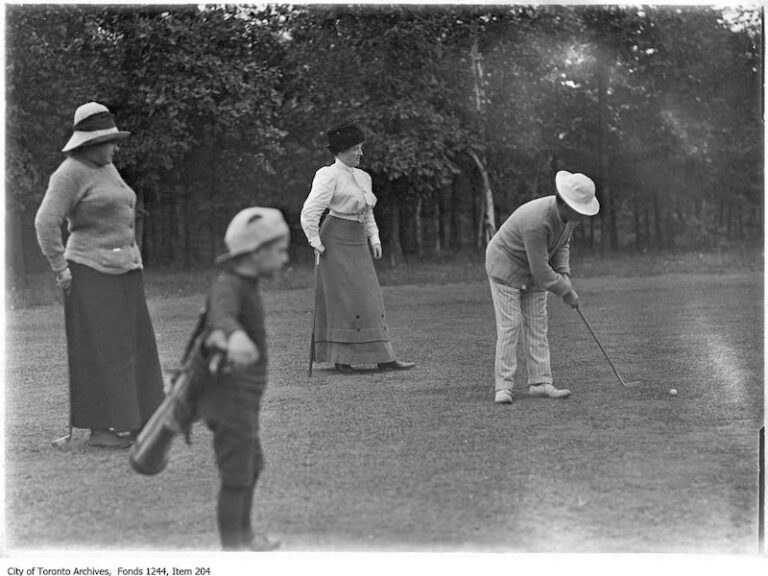 Old Golf Photographs from the City of Toronto Archives
