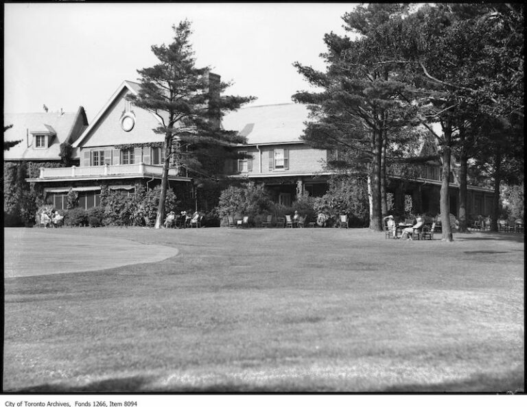 Old Golf Photographs from the City of Toronto Archives