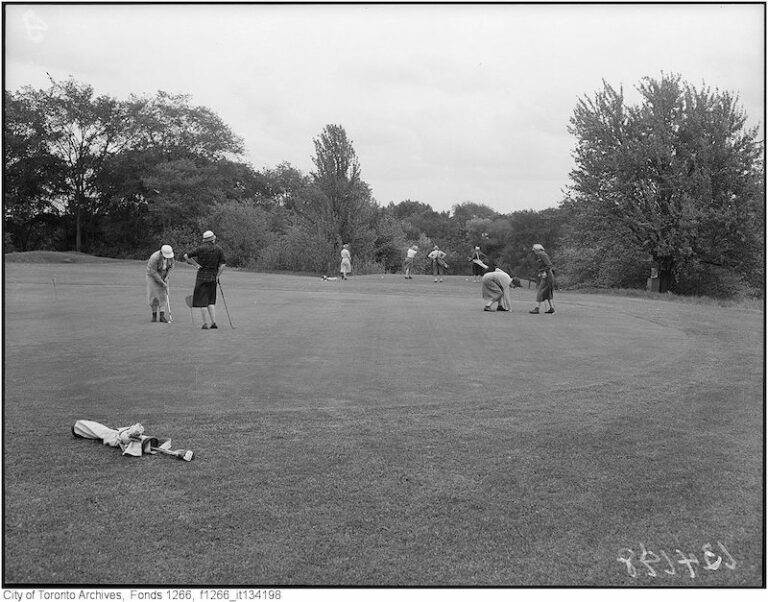 Old Golf Photographs from the City of Toronto Archives