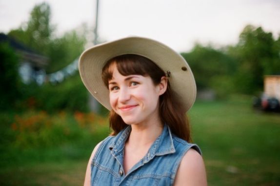 "Five Minutes With" Alternative Singer/Songwriter Cayley Thomas