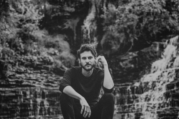 "Five Minutes With" Toronto Singer / Songwriter Jordan Hart