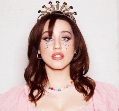 "Five Minutes With" Pop-punk artist, Victoria Alex