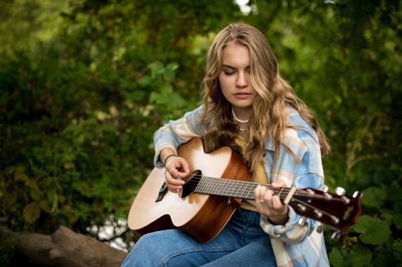 "Five Minutes With" Country-pop singer, Sylvia Kay