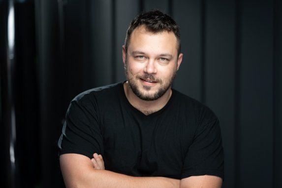 Chatting with Toronto-based comedian, Ben Bankas