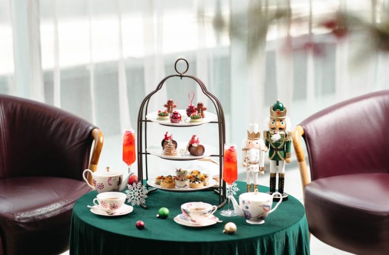 10 Unforgettable Experiences this Holiday Season in Toronto